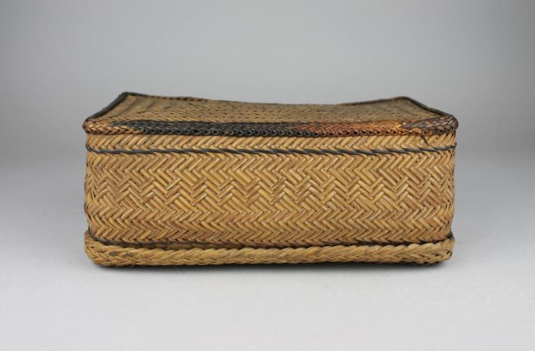Tampipi (Bamboo Nito Basket with Lid) | Mapping Philippine Material Culture